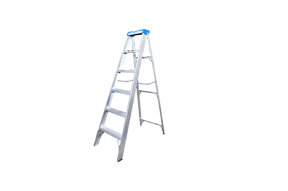 Lite 5 Ft . Step Ladder | EBTH
