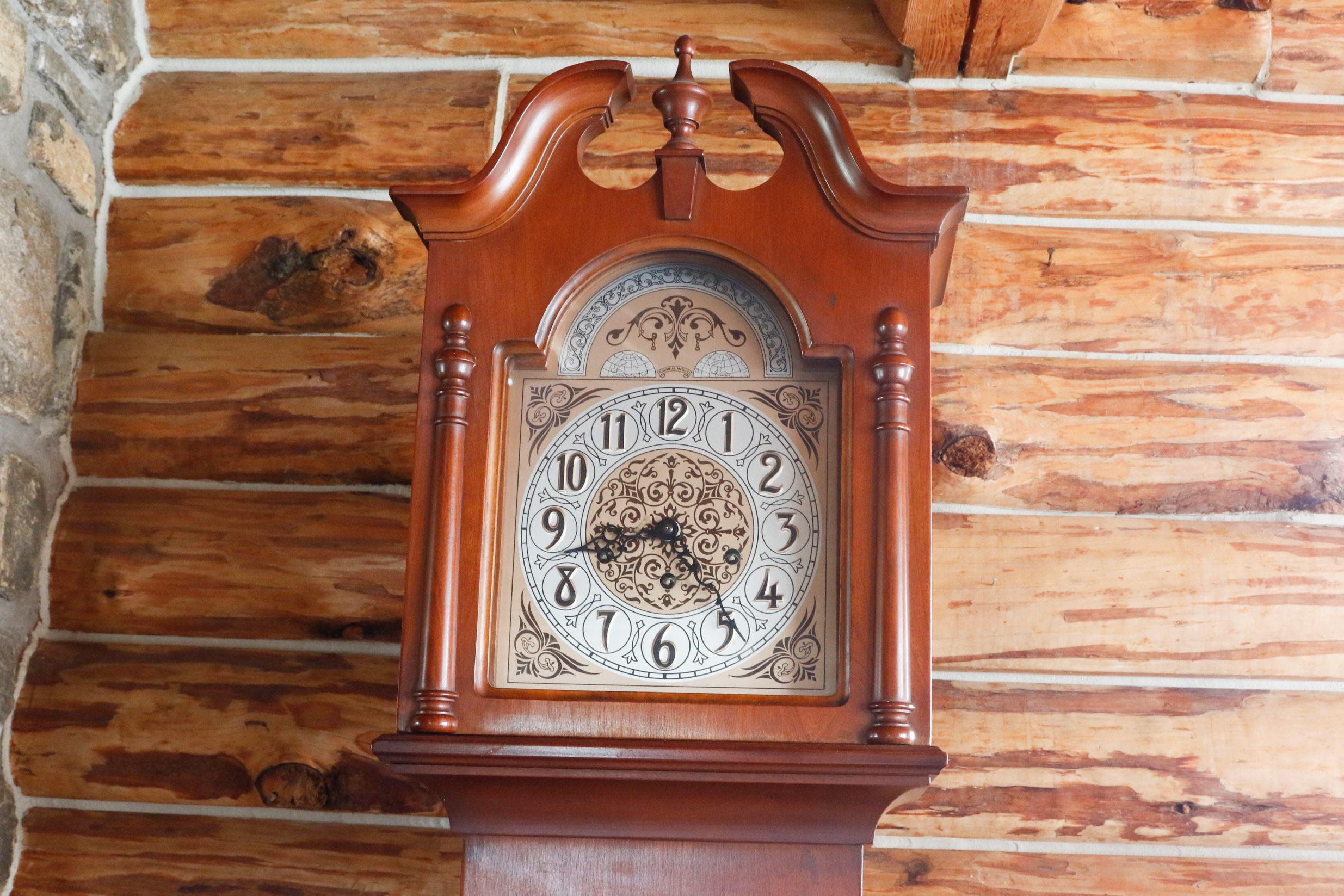 Colonial Mfg. Co. Grandfather Clock | EBTH