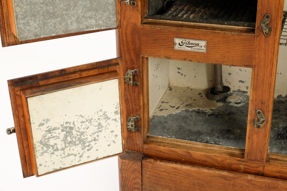 Gibson Cambria Oak Ice Box | EBTH
