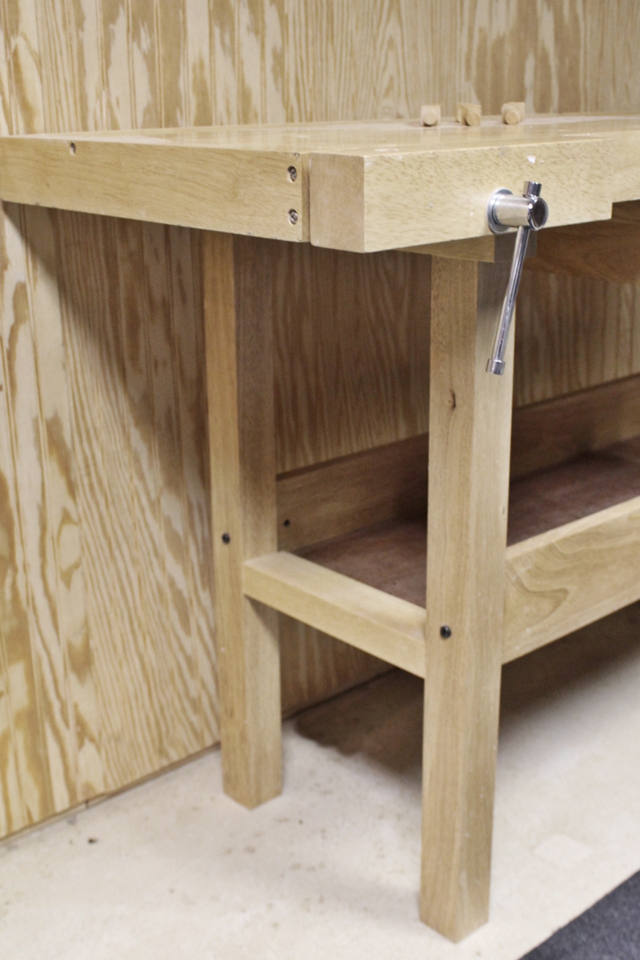 White Gate Oak Work Bench w/ Two Vises | EBTH