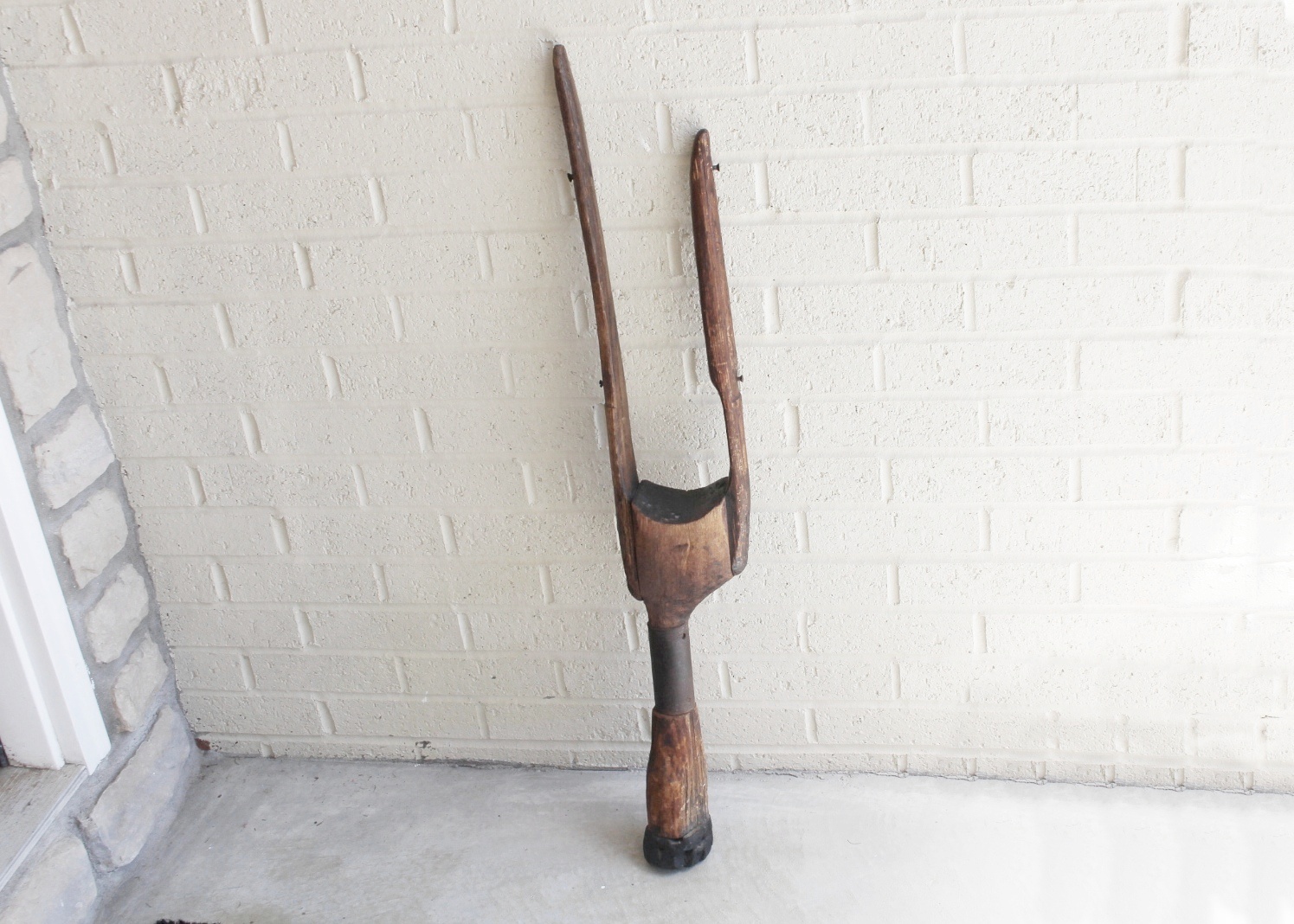 Antique Wooden Peg Leg | EBTH