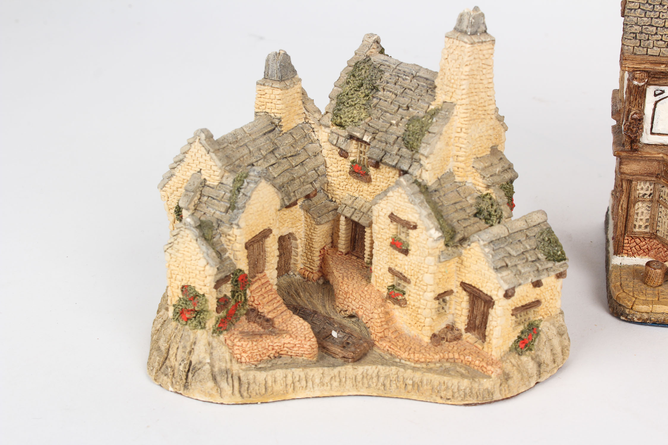 Hand Painted Village Collection by John Hine Studios | EBTH