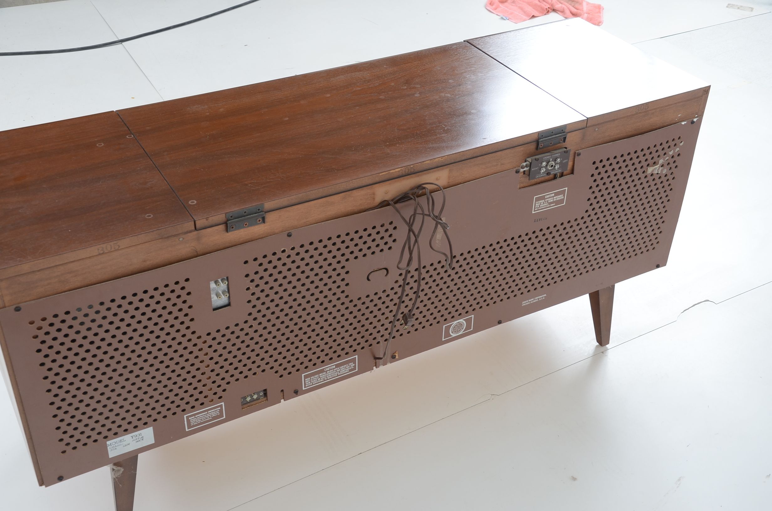 Zenith Record Player Cabinet | EBTH