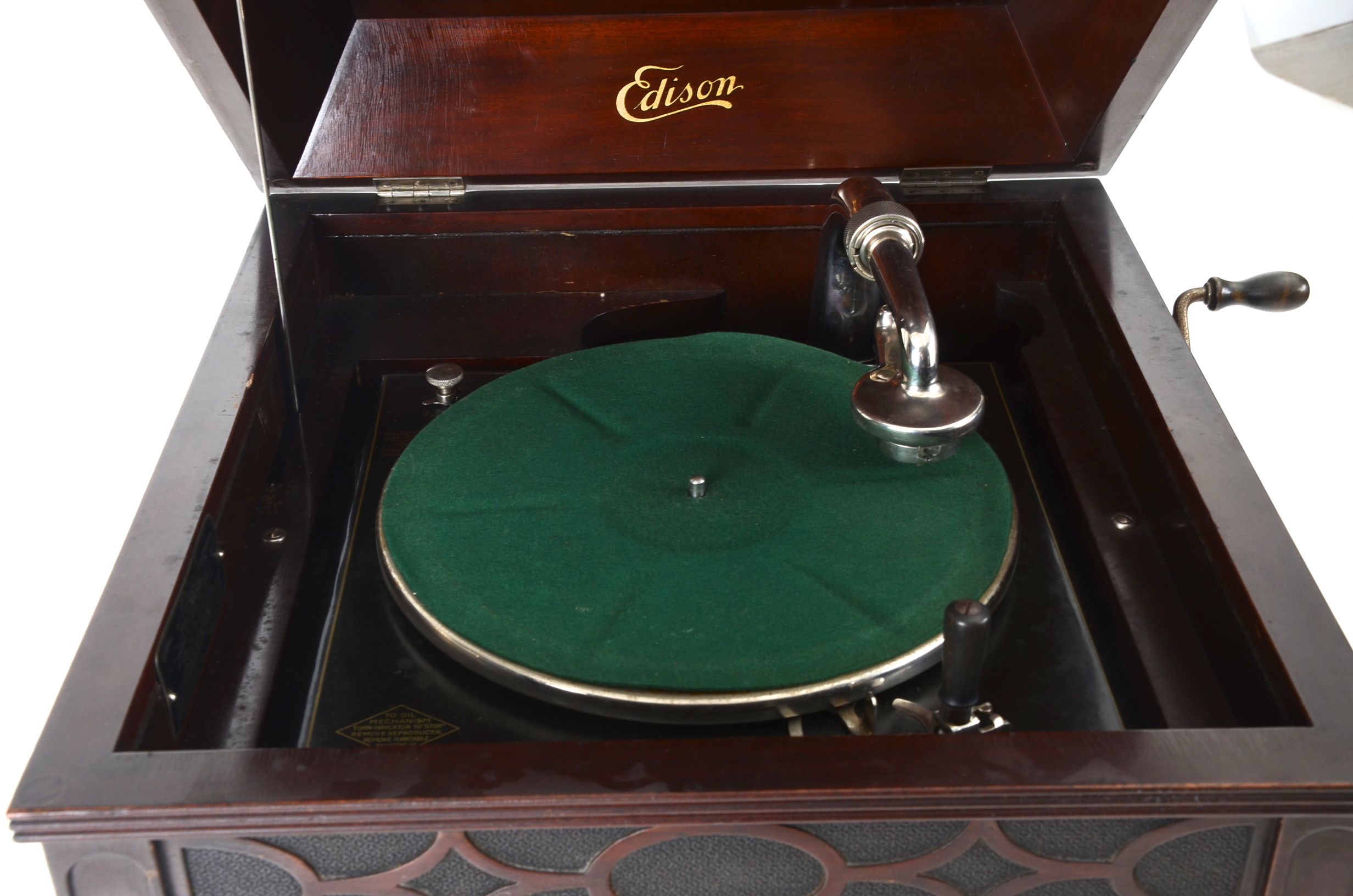 Edison Hand-Cranked Phonograph | EBTH