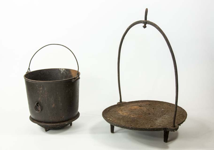 Antique Cast Iron Containers | EBTH