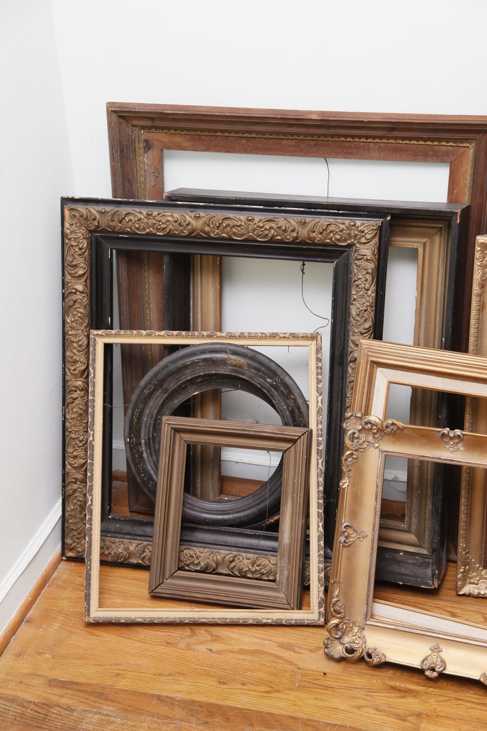 Collection of Antique Frames | EBTH