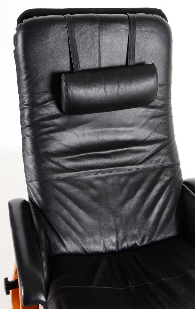 BackSaver Black Leather "Signature" Zero-Gravity Recliner Chair | EBTH