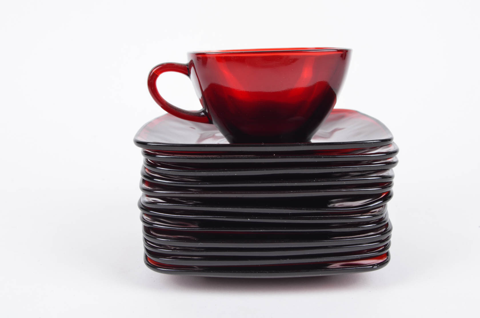 Collection of Ruby Red Dishes | EBTH