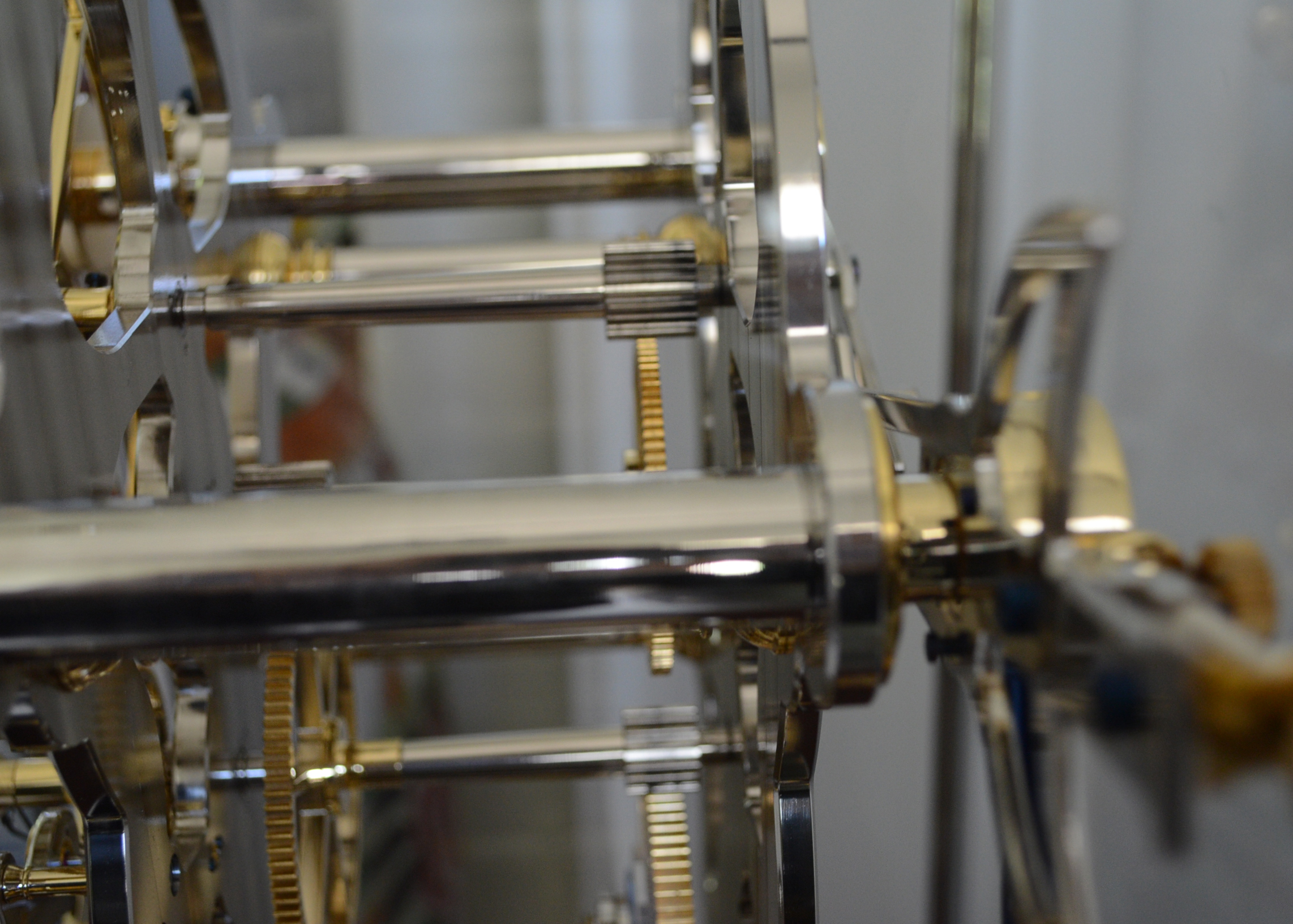 Regal Grasshopper Clock | EBTH