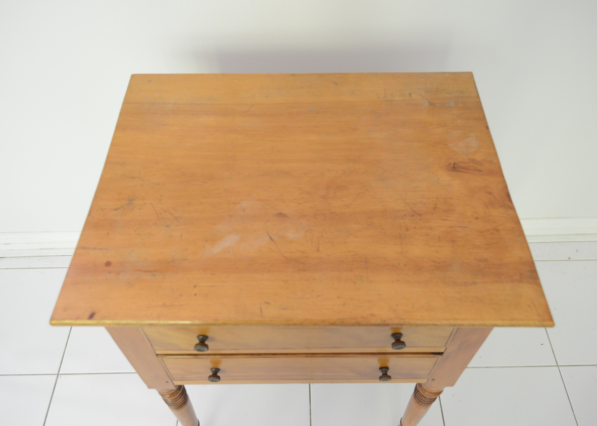 Antique Colonial End Table | EBTH