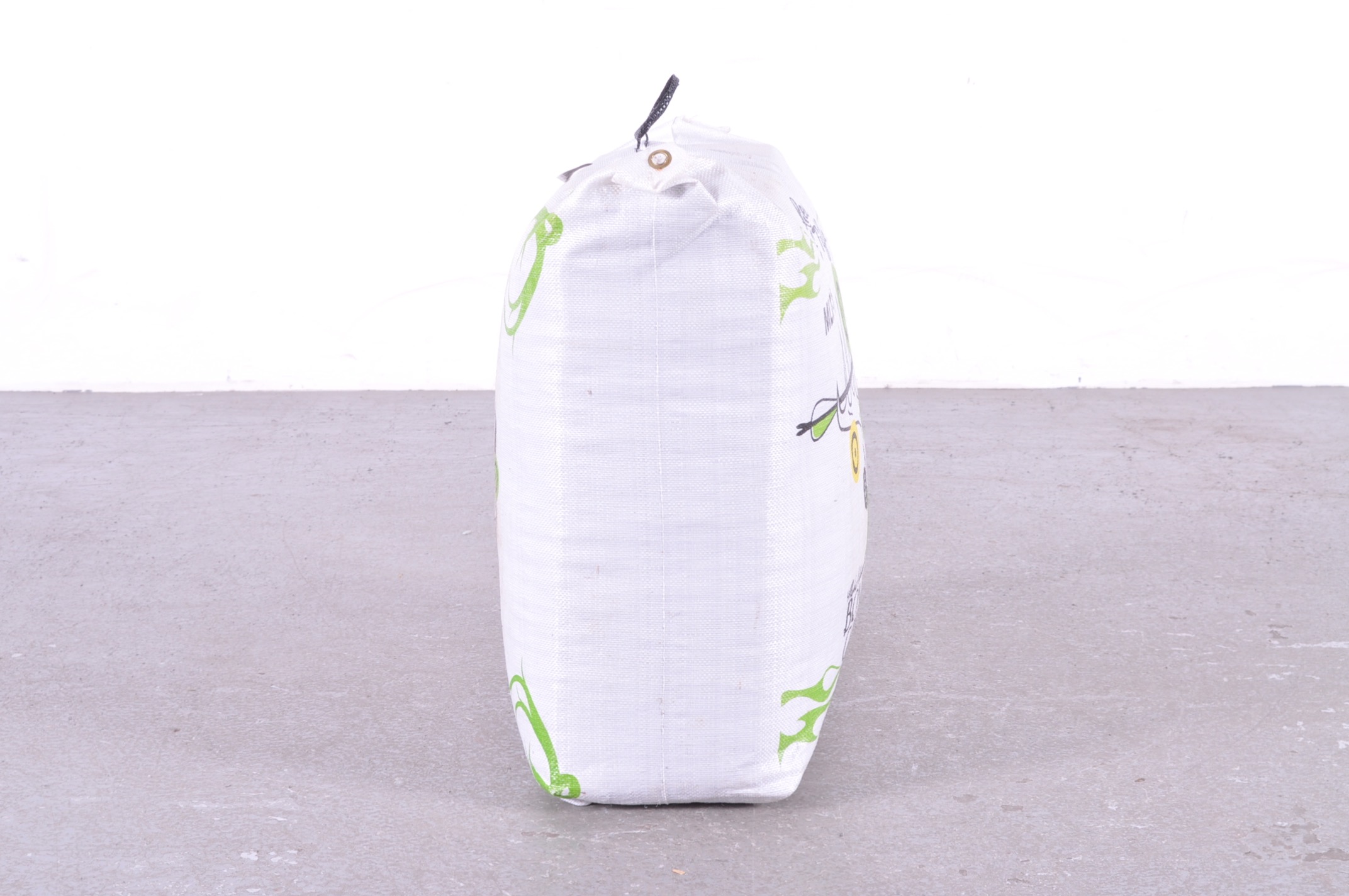 Bone Collector Archery Target by Morrell and Camouflage Net | EBTH