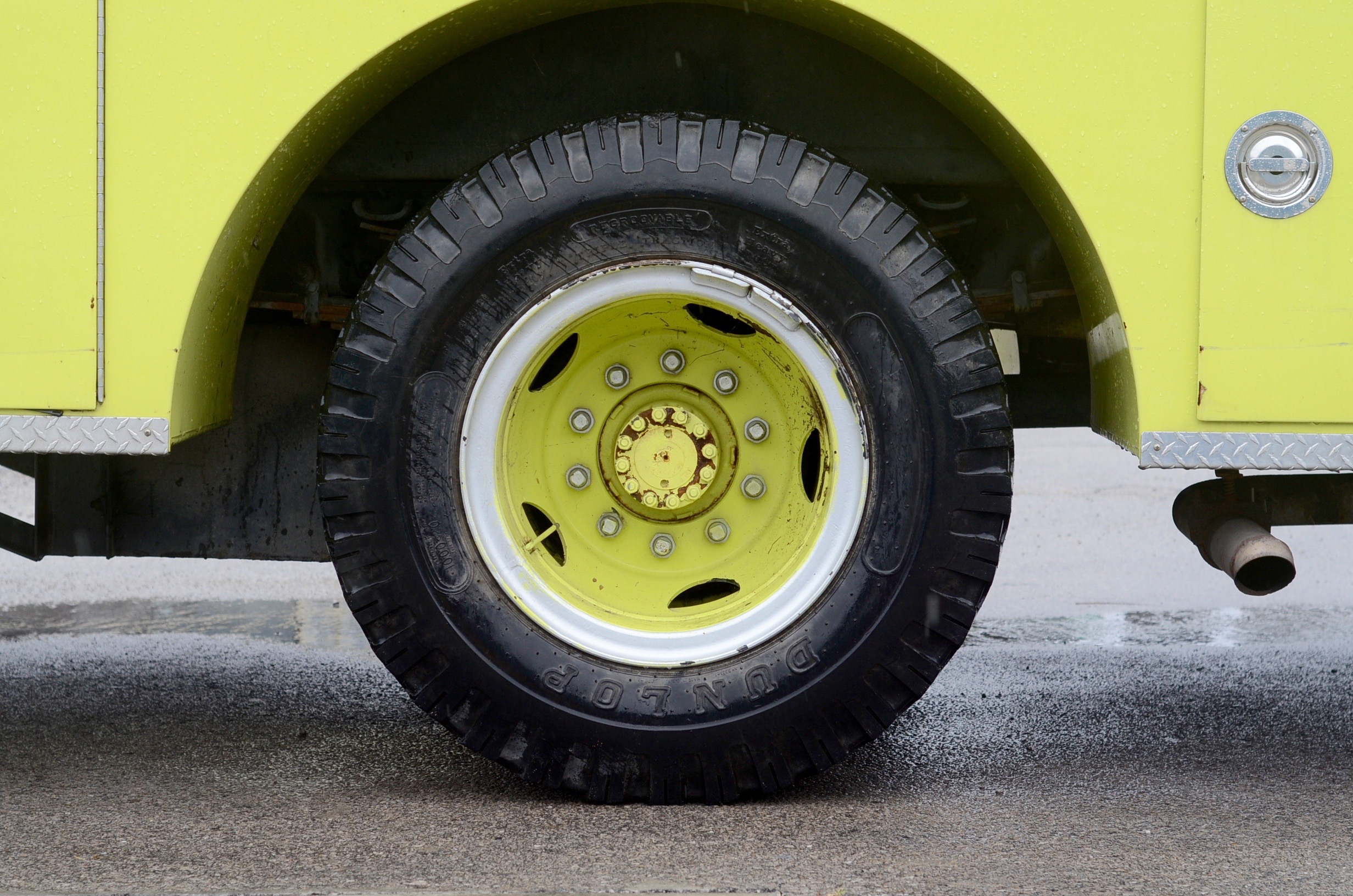 1985 Ford Chartreuse Fire Truck | EBTH