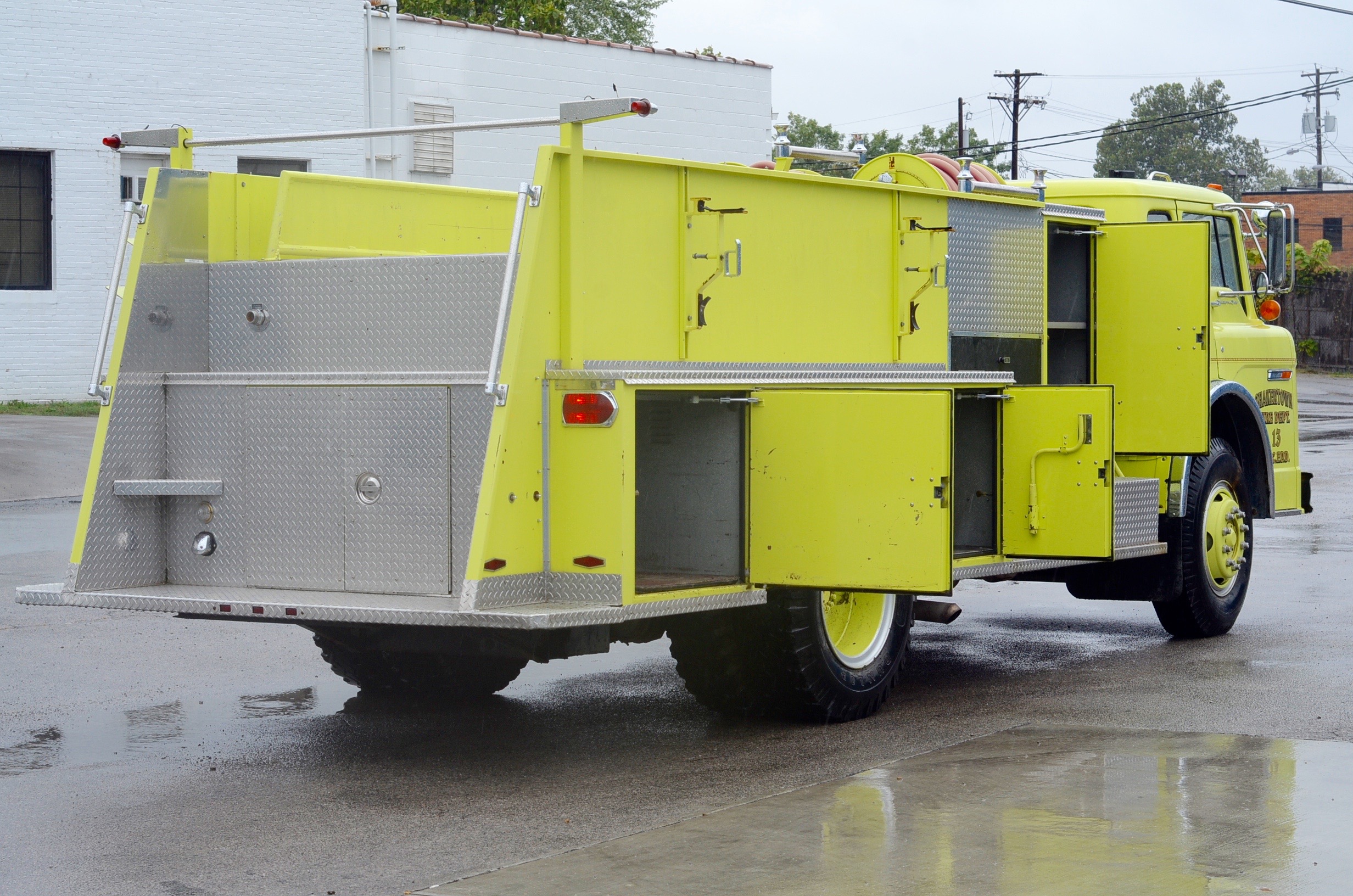 1985 Ford Chartreuse Fire Truck | EBTH