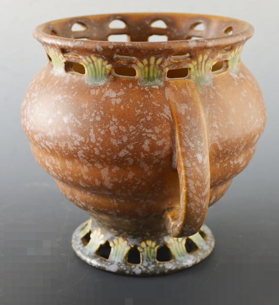 Roseville Pottery "Ferella" Footed Urn | EBTH
