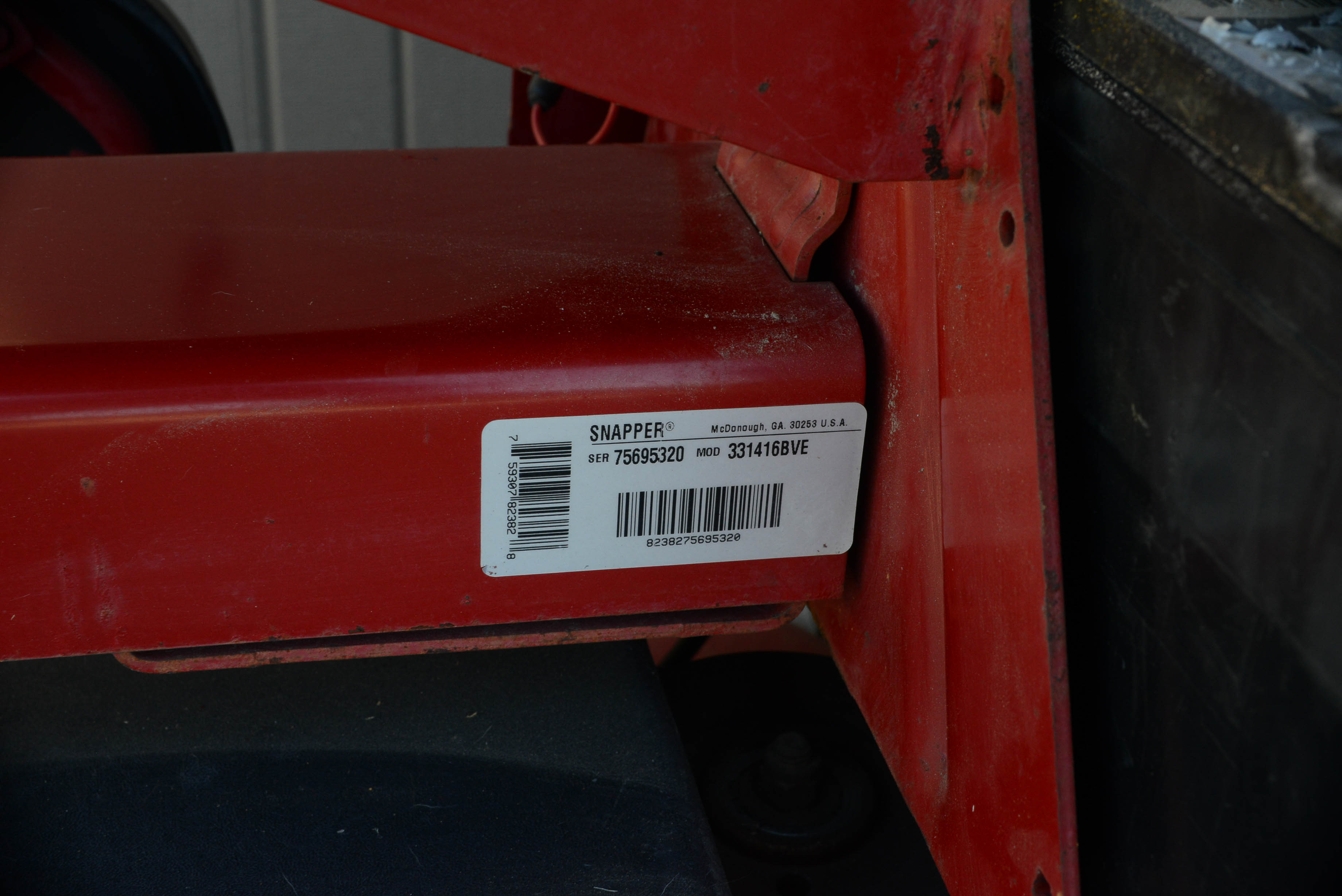 Snapper SR1433 Riding Lawn Mower | EBTH