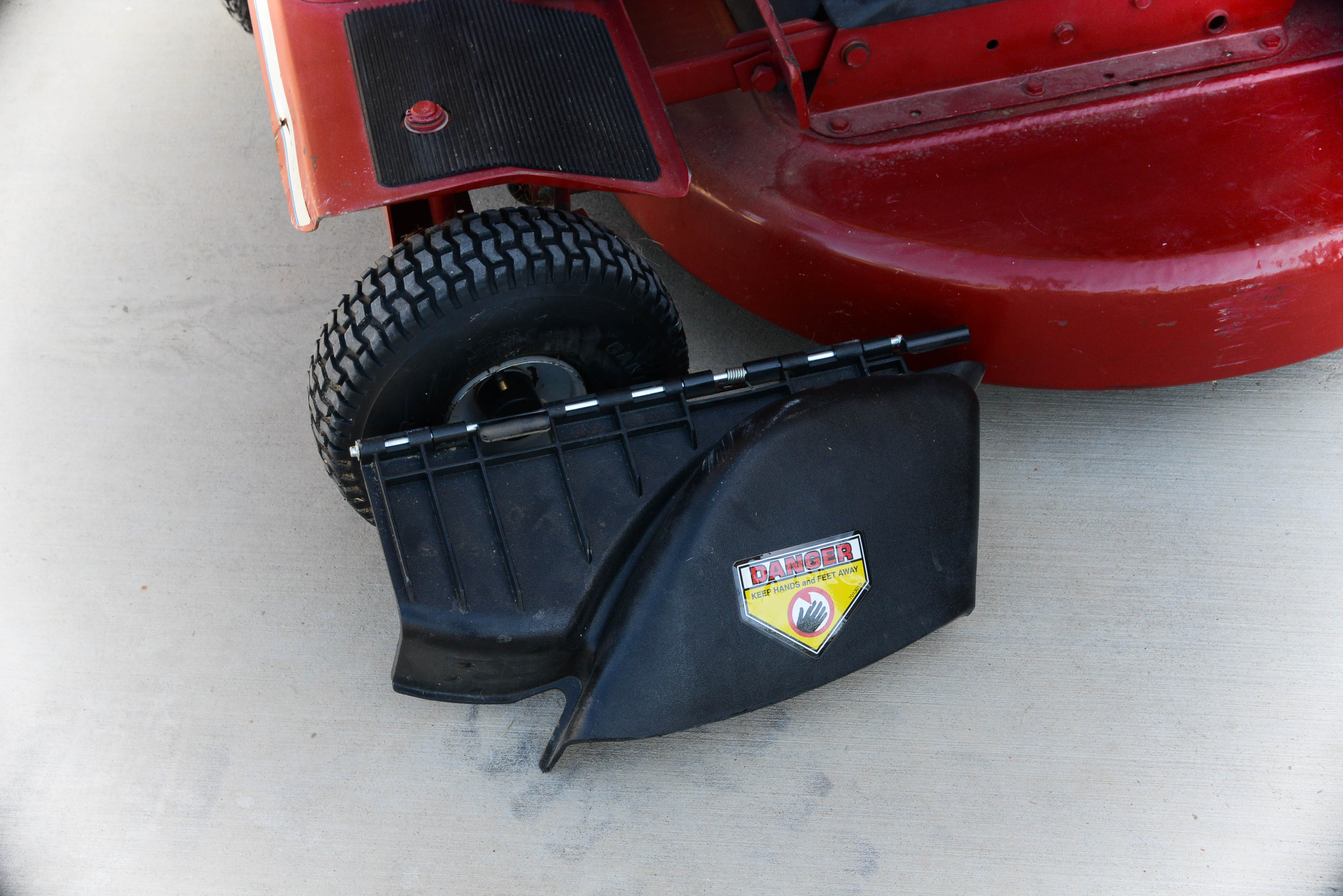 Snapper SR1433 Riding Lawn Mower | EBTH