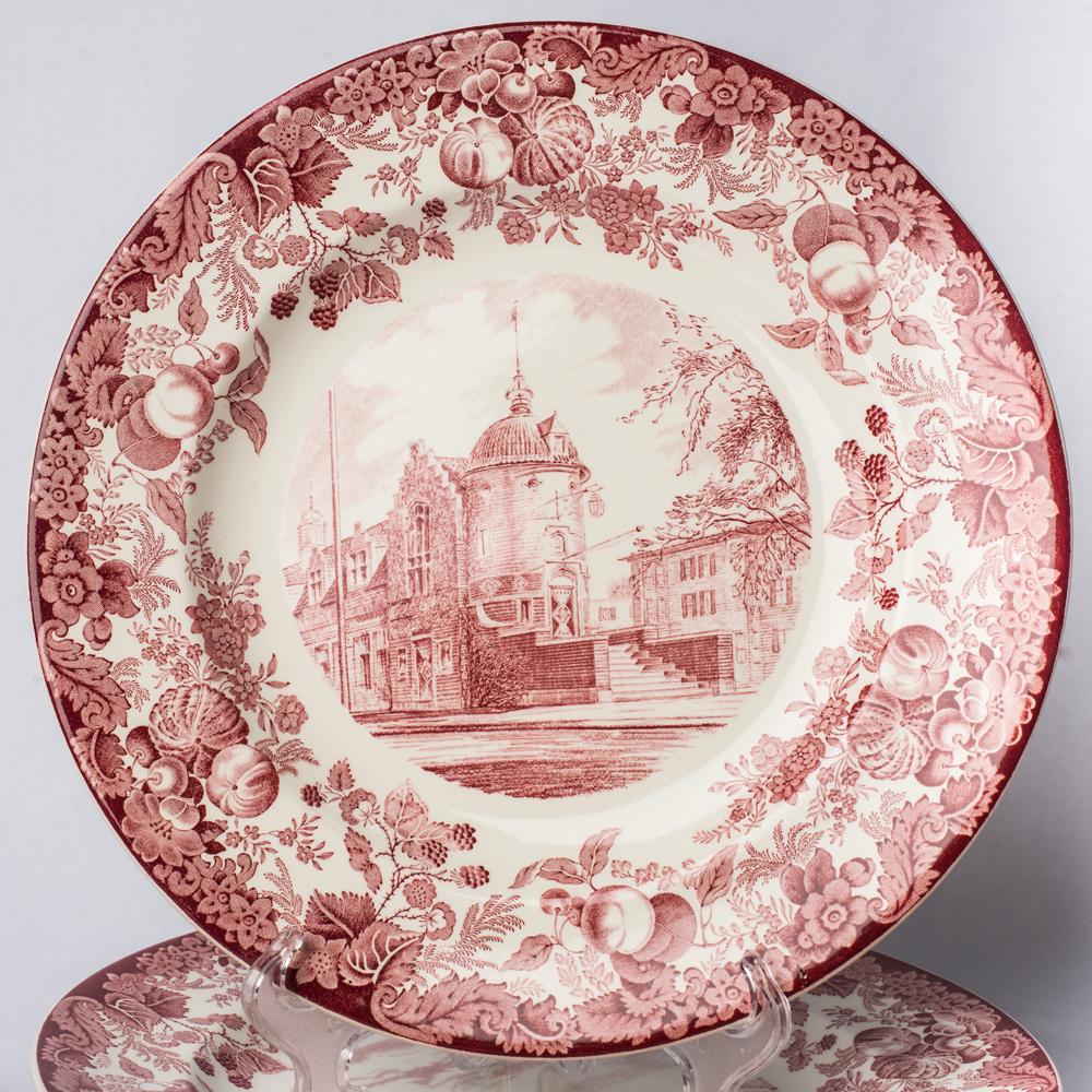 Set of Twelve Wedgwood Harvard University Plates | EBTH