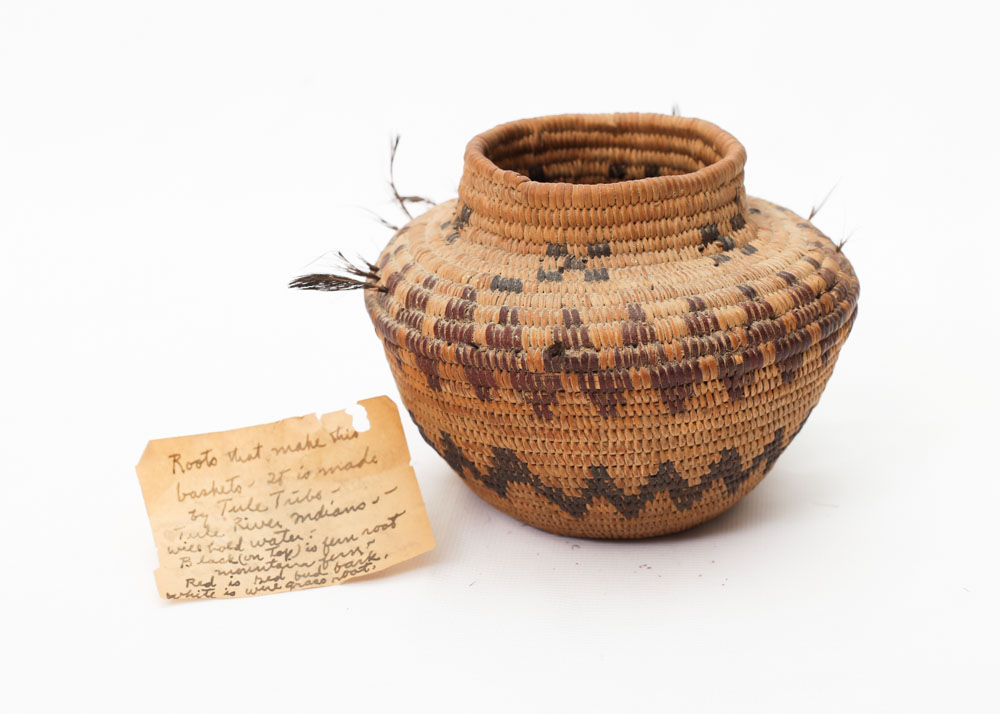 Rare Antique Tule River Tribe Native American Basket | EBTH