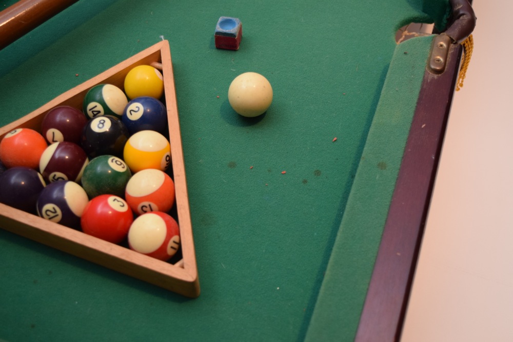 "Minnesota Fats" Miniature Pool Table | EBTH