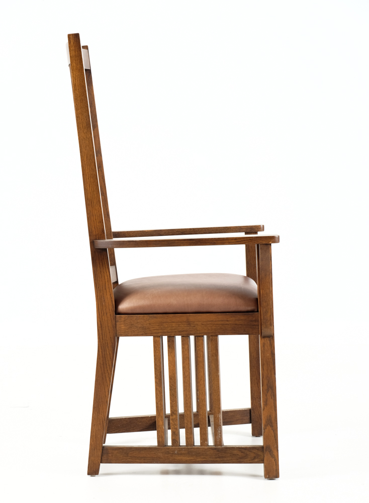 Frank Lloyd Wright - Prairie Style Oak Table and Six Chairs | EBTH