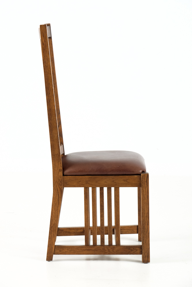 Frank Lloyd Wright - Prairie Style Oak Table and Six Chairs | EBTH