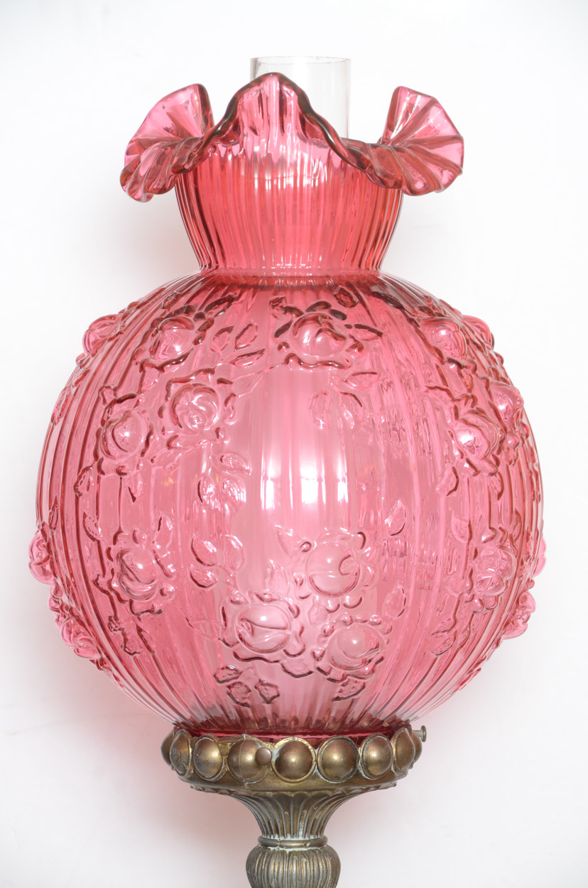 Vintage Fenton Cranberry Glass Cabbage Rose Brass Table Lamp | EBTH