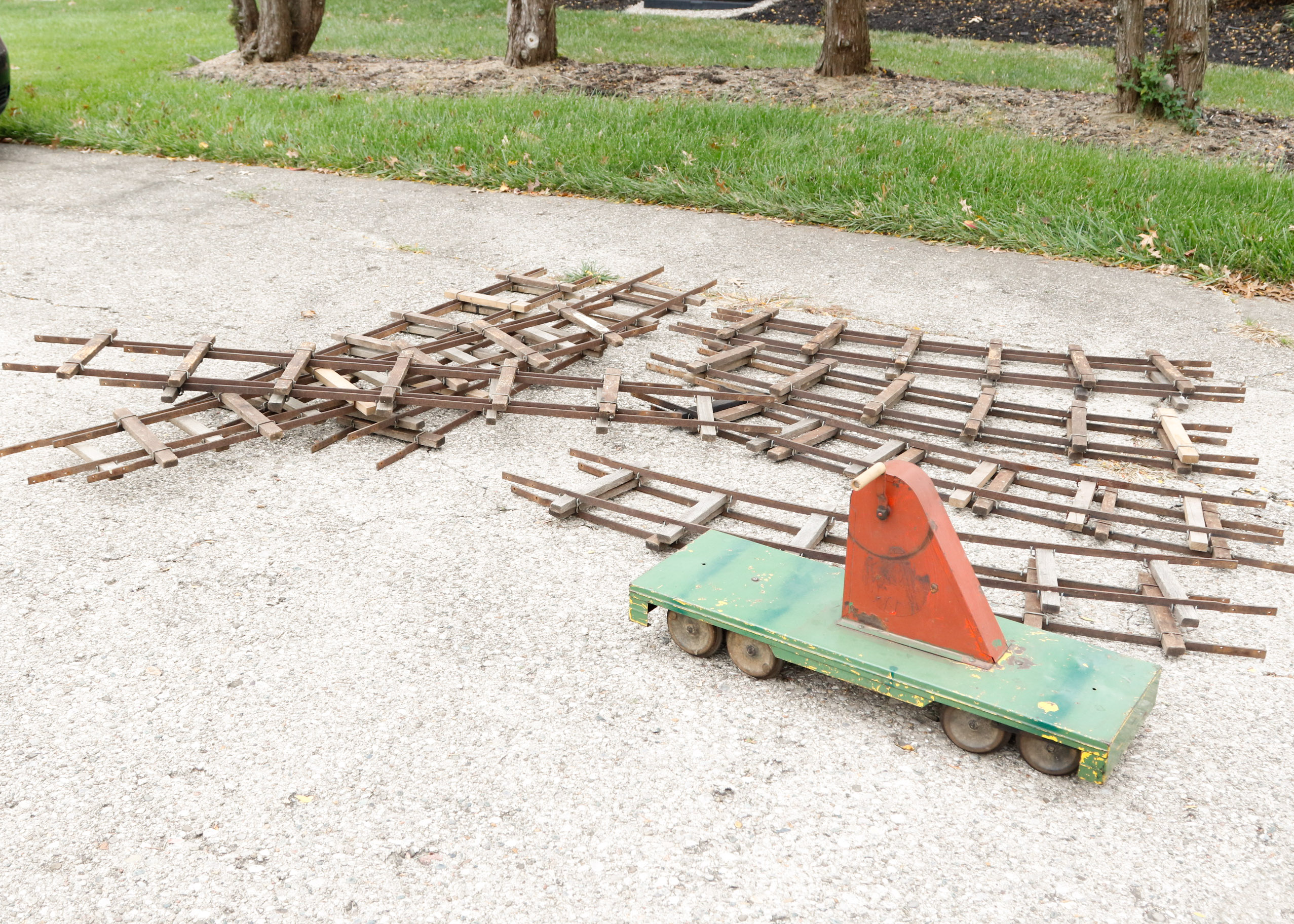 Doepke Yardbird Train and Tracks | EBTH