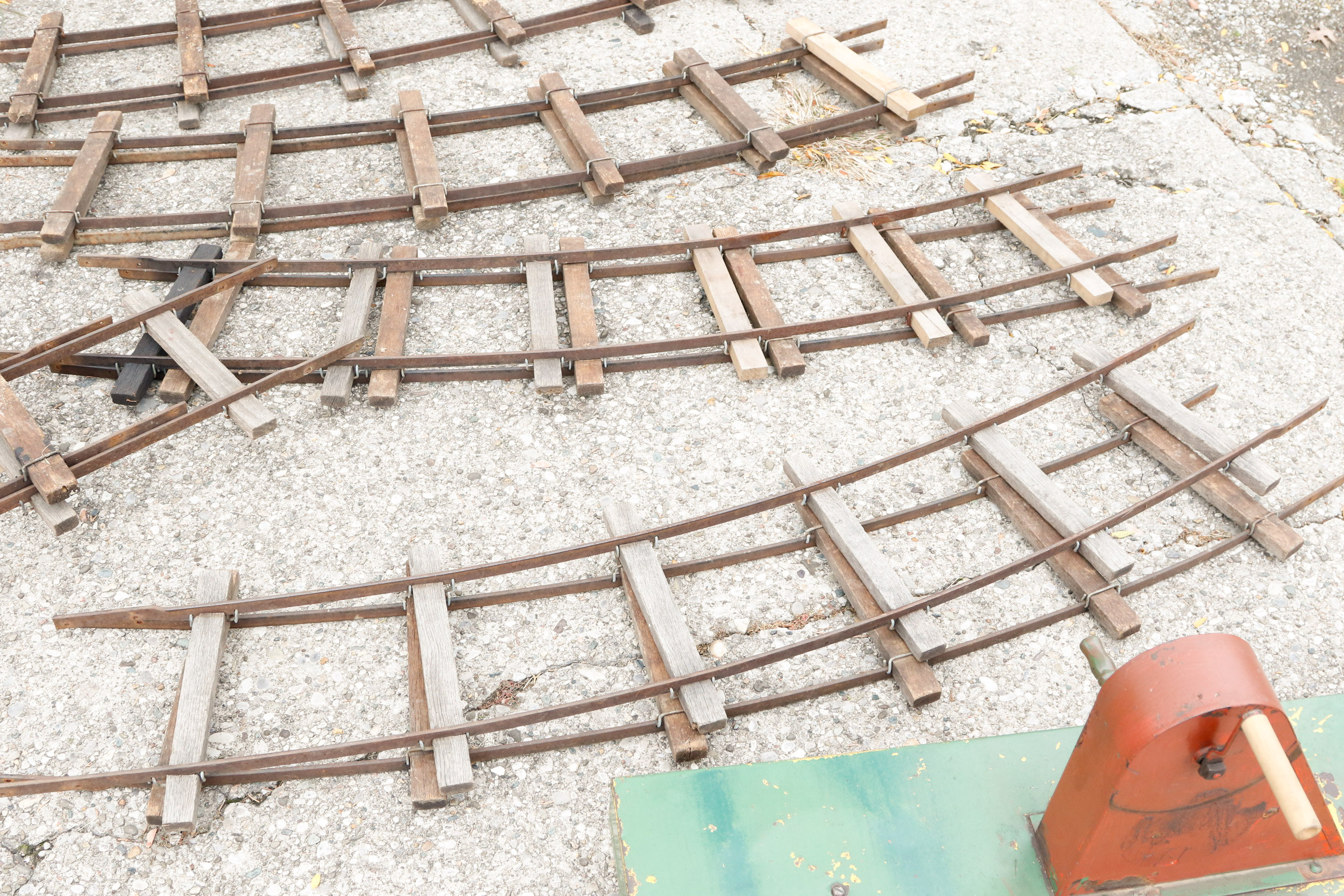 Doepke Yardbird Train and Tracks | EBTH