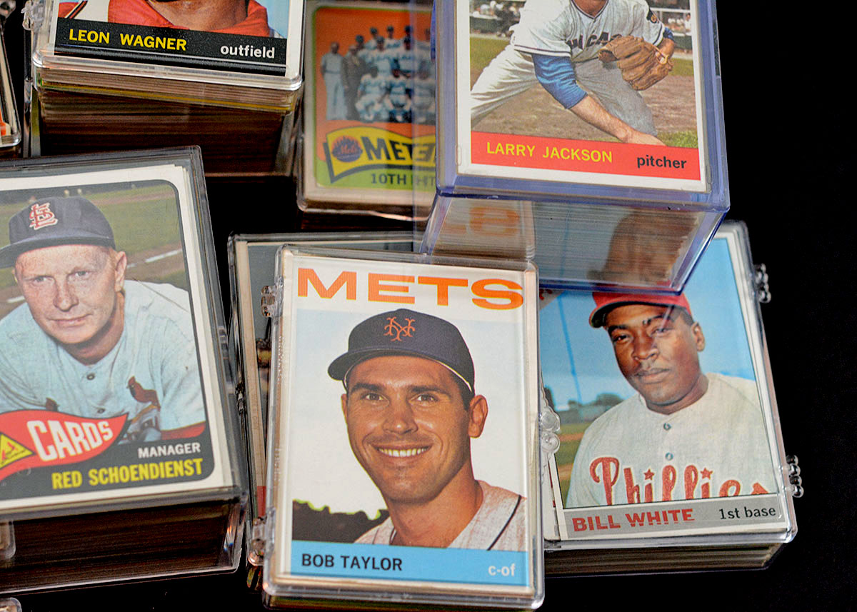 Large Collection of Vintage 1950's and 60's Baseball Cards | EBTH