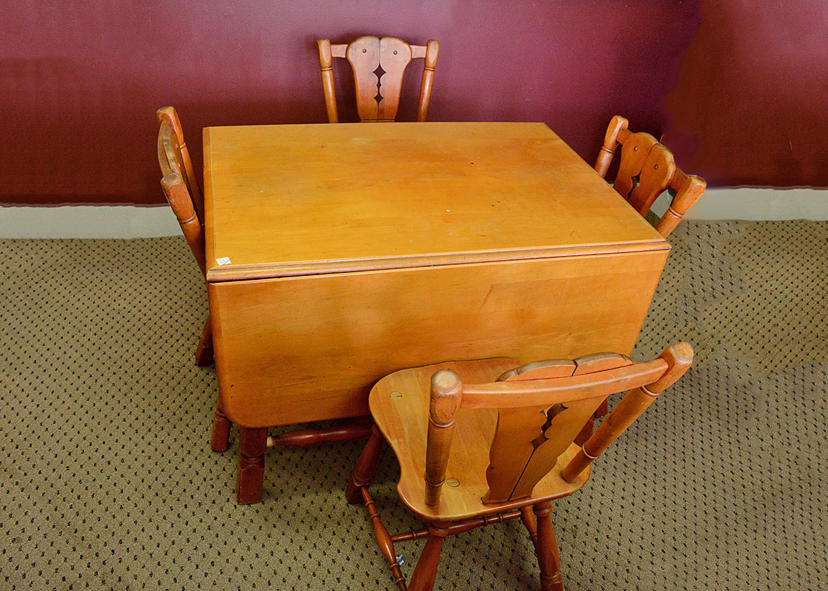 Pennsylvania Dutch Style Maple Dining Set | EBTH