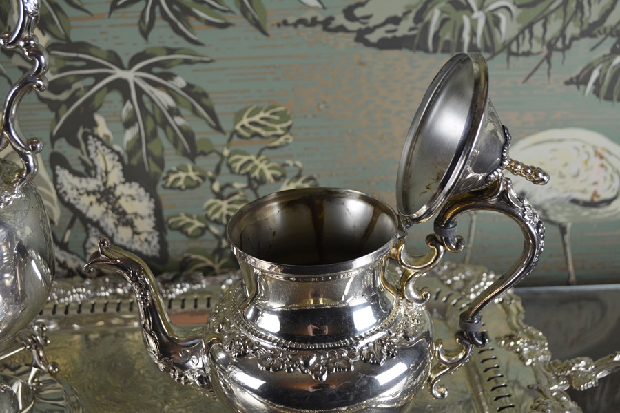 Birmingham Silver Company Silverplate Coffee and Tea Service | EBTH