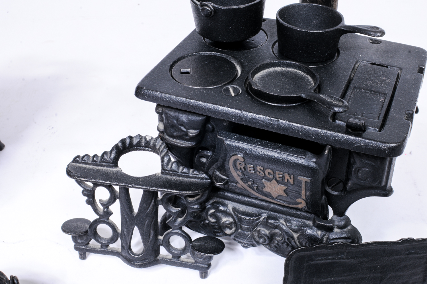 Collection of Cast Iron Miniatures | EBTH