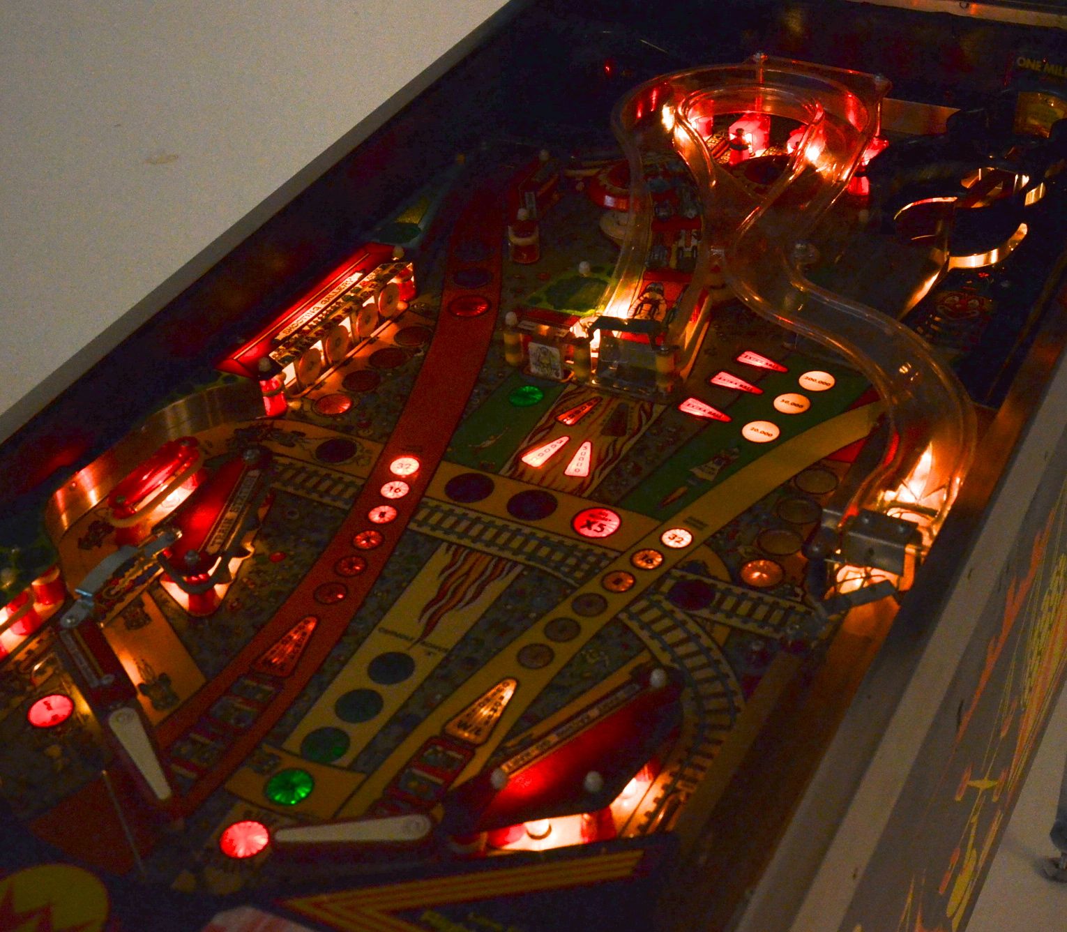 "Comet" Pinball Machine by Williams | EBTH