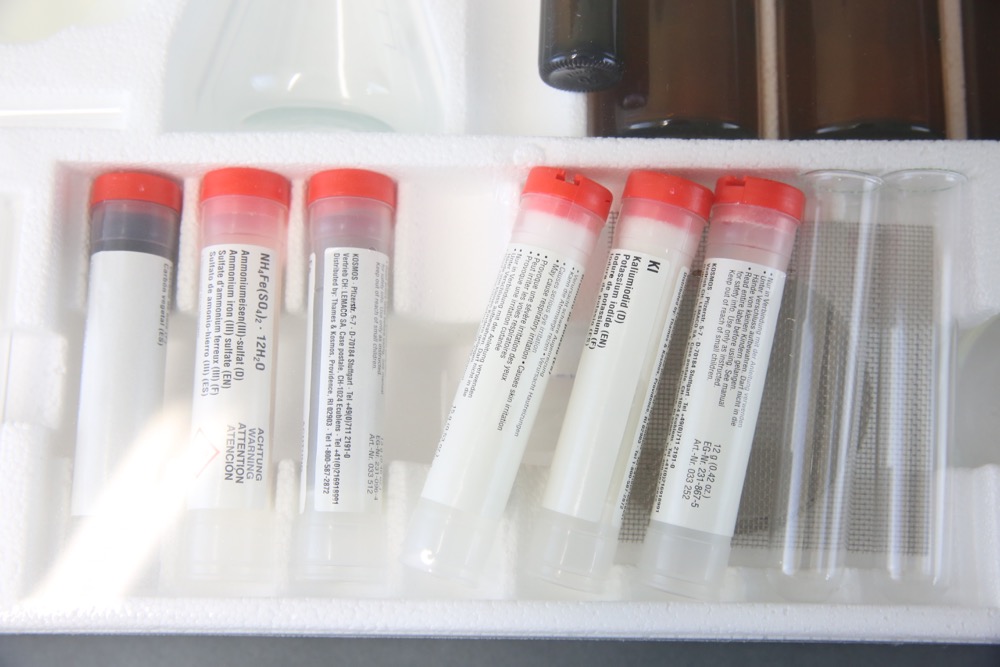 Thames & Kosmos Chemistry "Chem C3000" Experiment Kit | EBTH