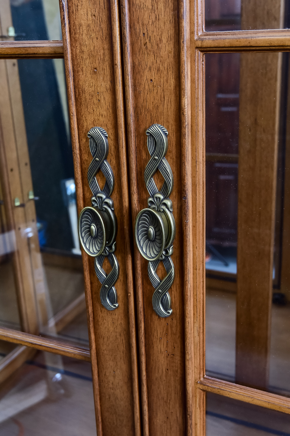 Thomasville Villa Soleil Hutch | EBTH