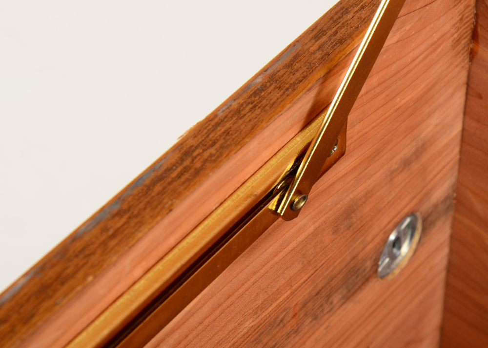 Cedar Chest with Locking Hinge | EBTH