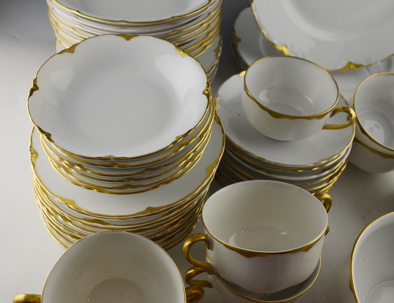 Royal Austria China O.& E.G. Dinnerware Assortment | EBTH