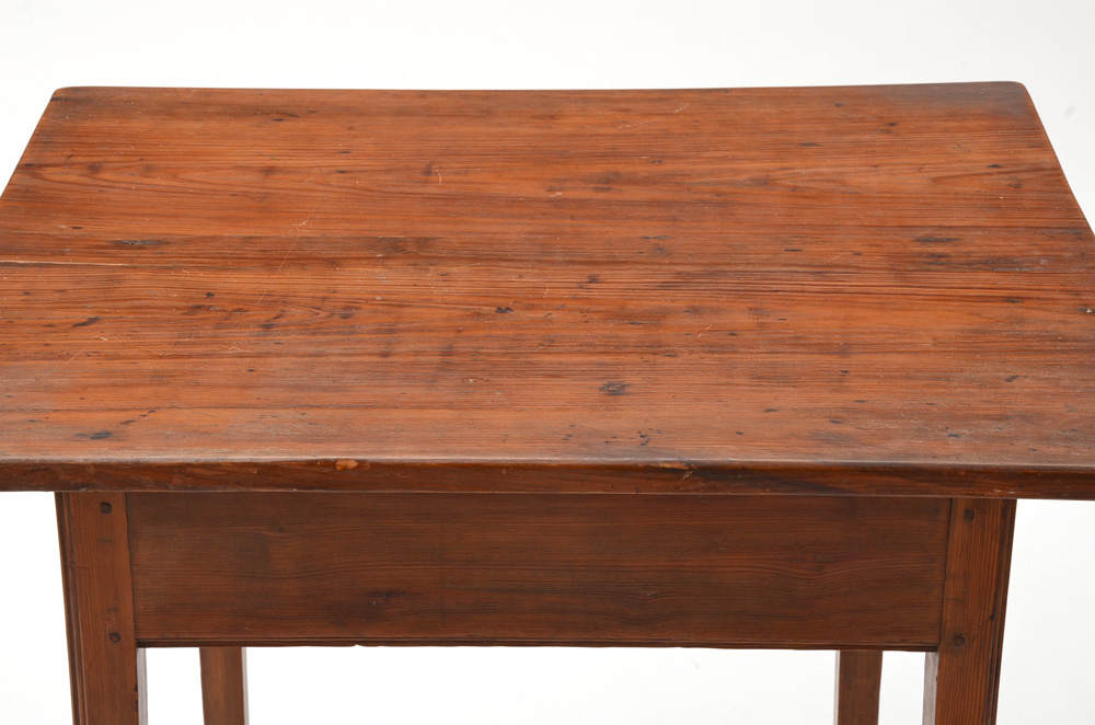 Early Southern Yellow Pine Table | EBTH