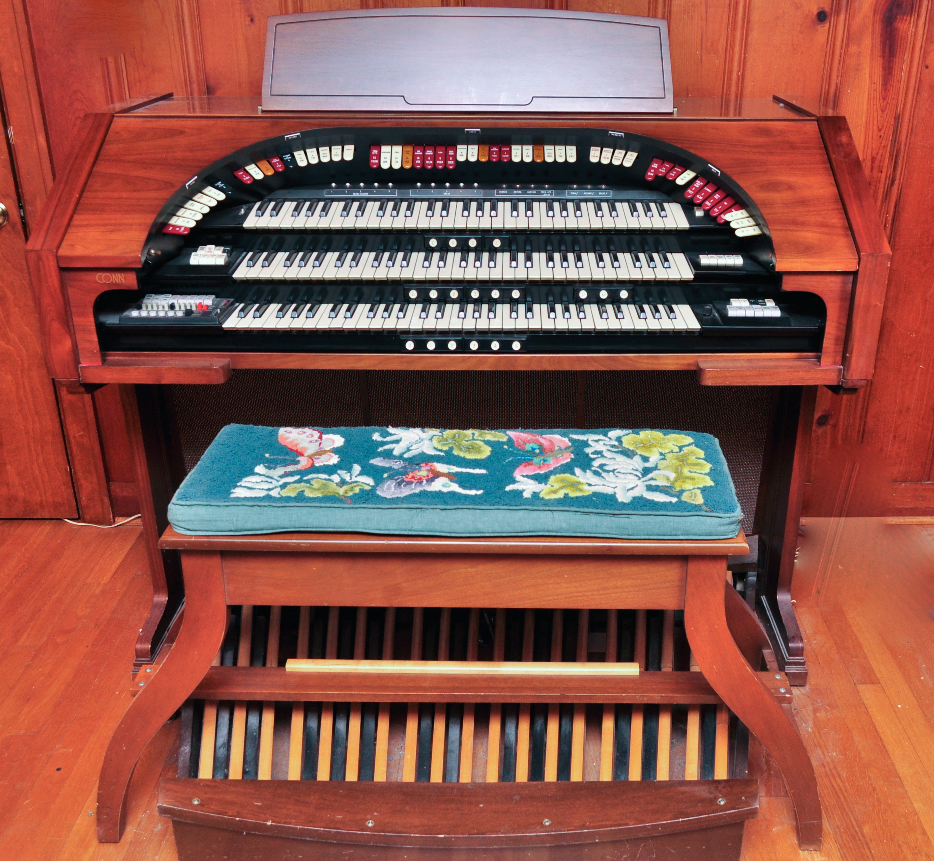 Conn Electric Deluxe Theatre Organ | EBTH
