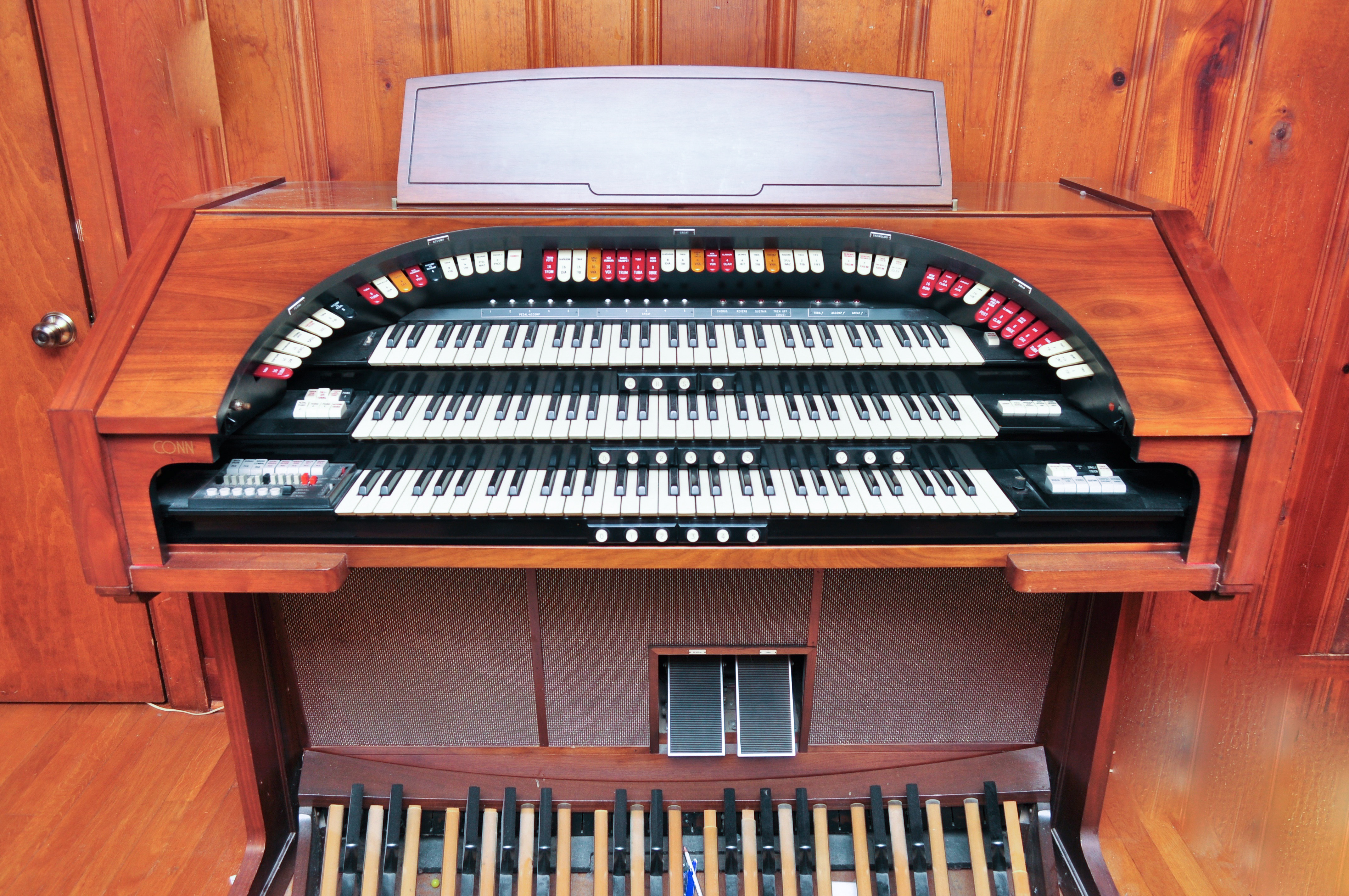 Conn Electric Deluxe Theatre Organ | EBTH