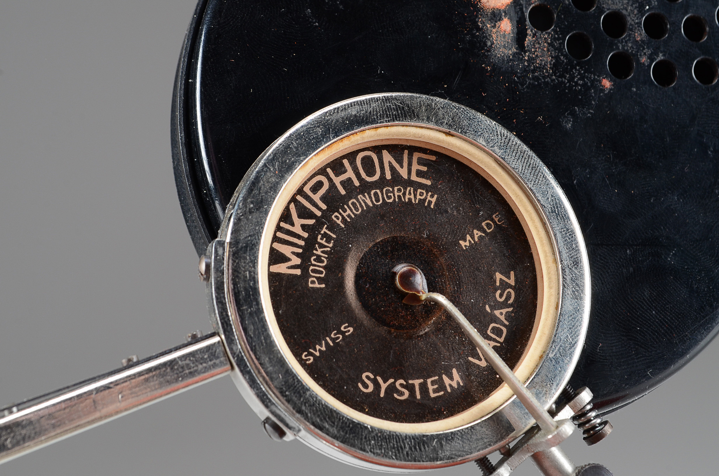 1920s Mikiphone Pocket Phonograph | EBTH