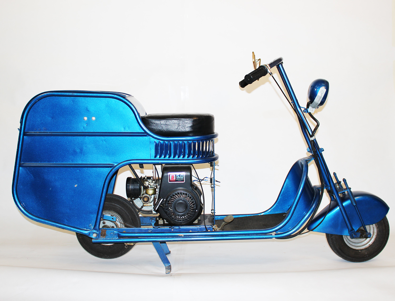 Vintage 1946 Moto-Scoot Gas Powered Scooter | EBTH