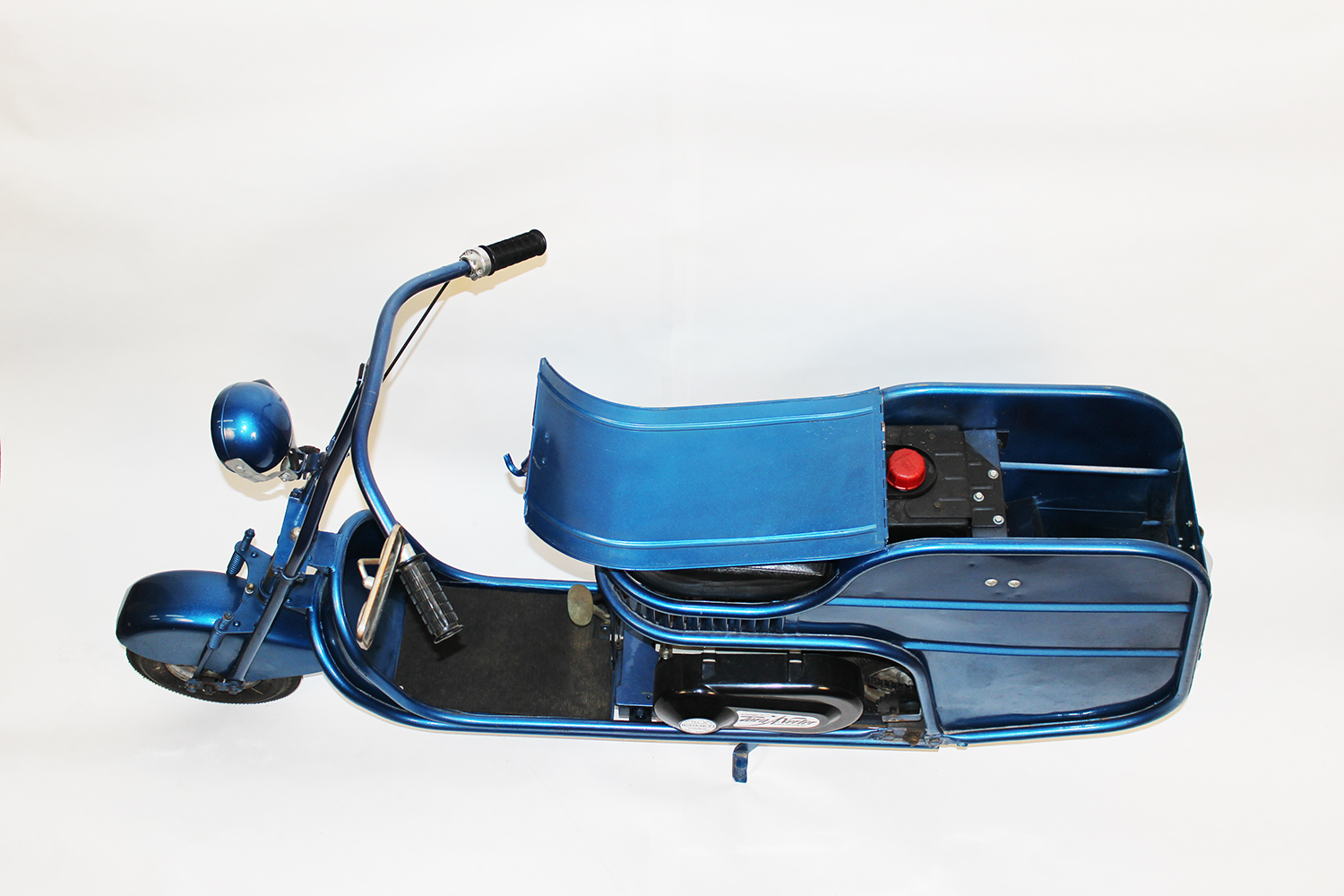 Vintage 1946 Moto-Scoot Gas Powered Scooter | EBTH