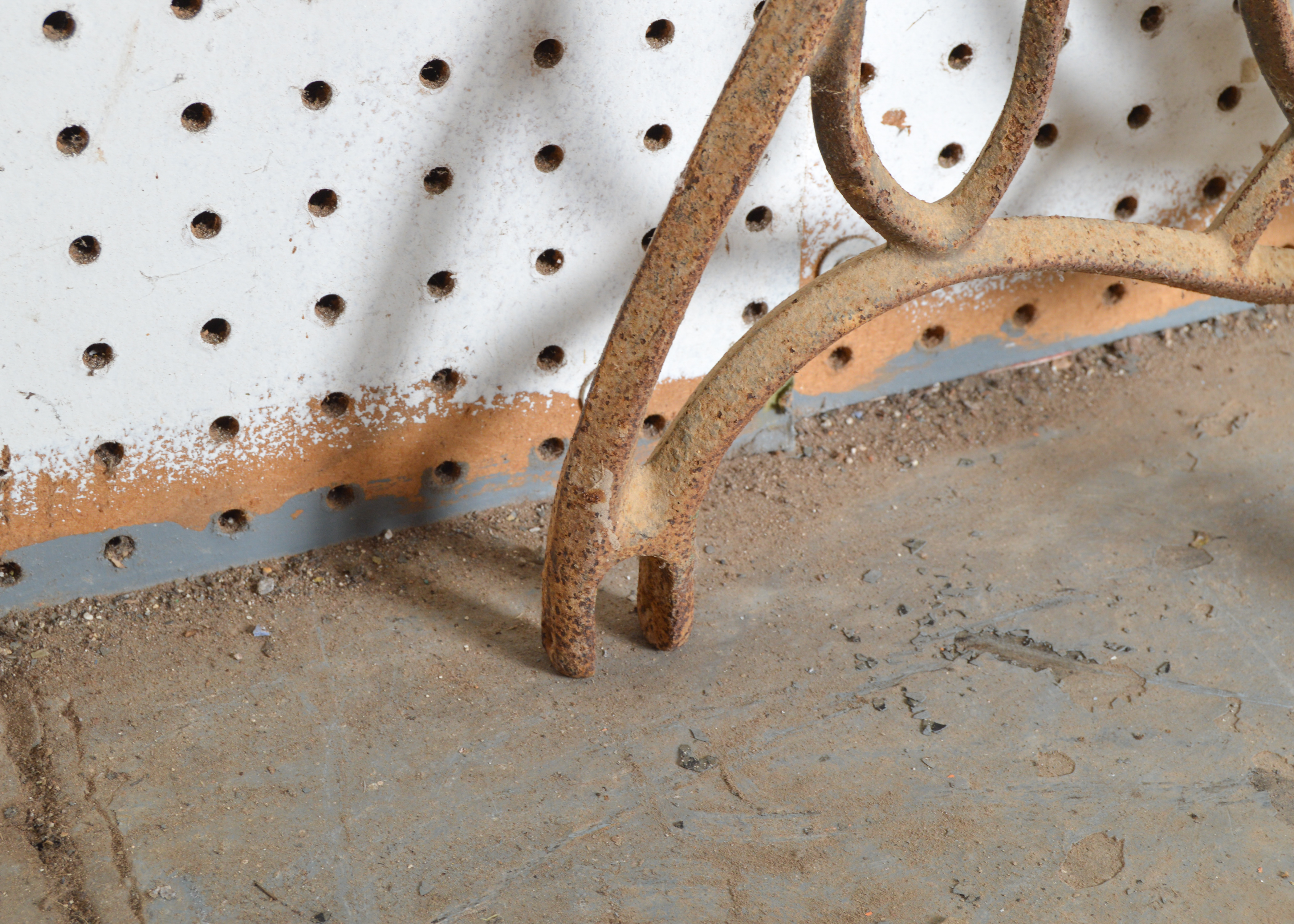 Gold Cast Iron Singer Sewing Machine Frame | EBTH