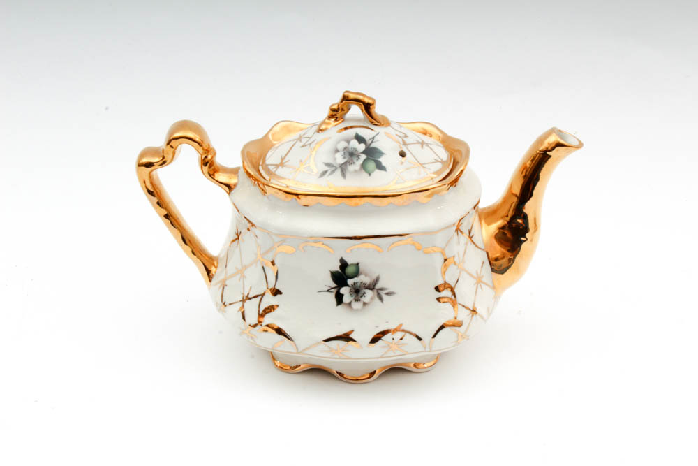 Pair of Decorative Teapots | EBTH