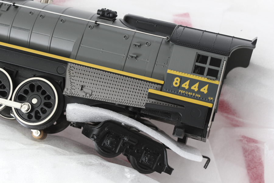 Rail King Steam Engine and Lionel Train Cars | EBTH