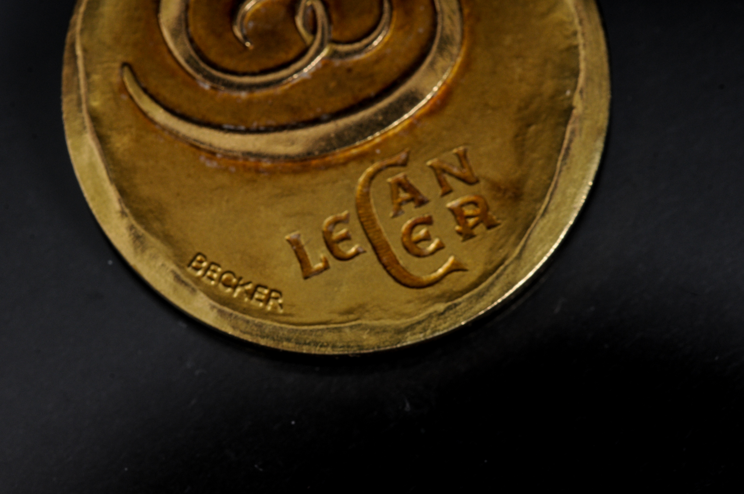18K Gold Zodiac Sign Pendant | EBTH