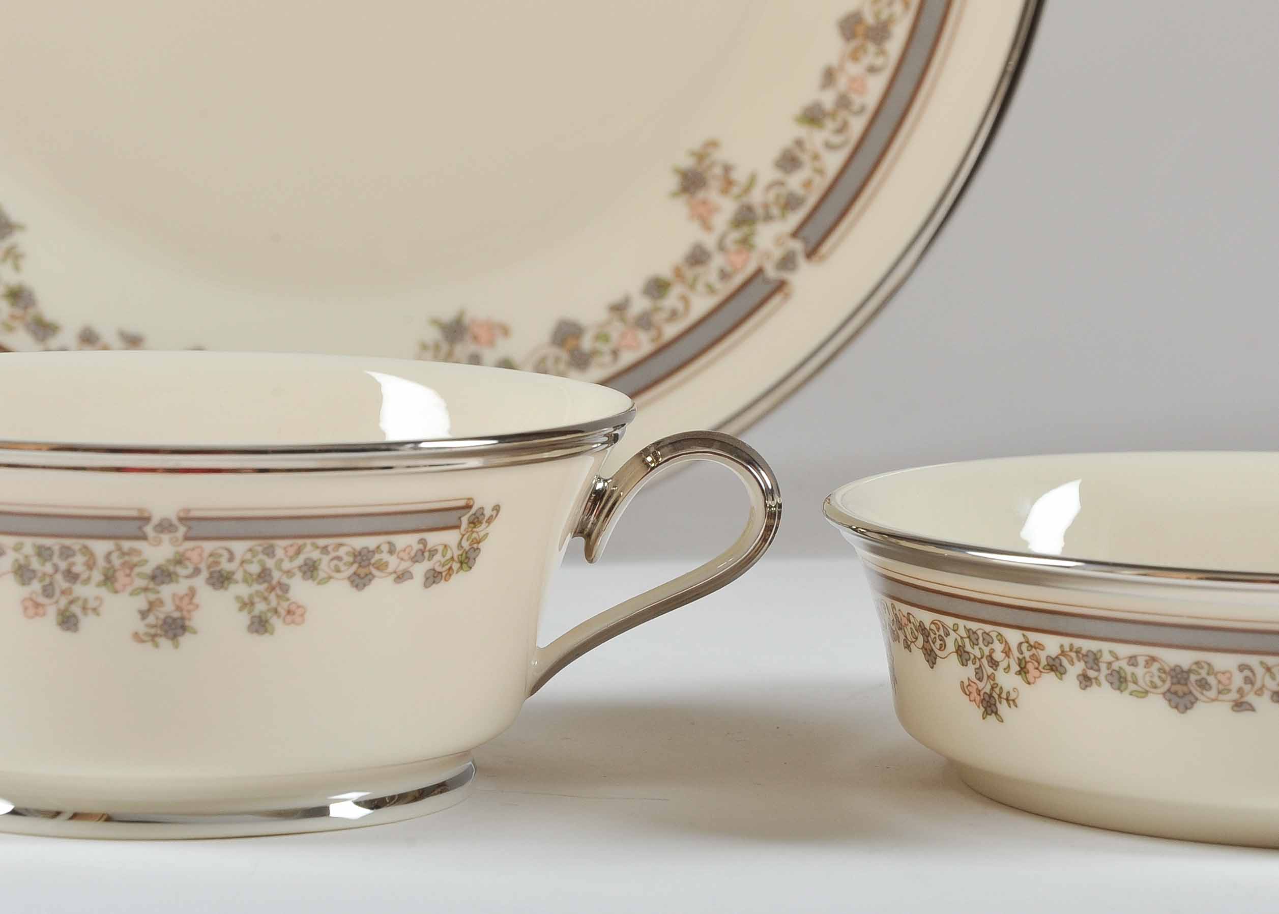 Lenox Lace Point China Dinnerware Set | EBTH