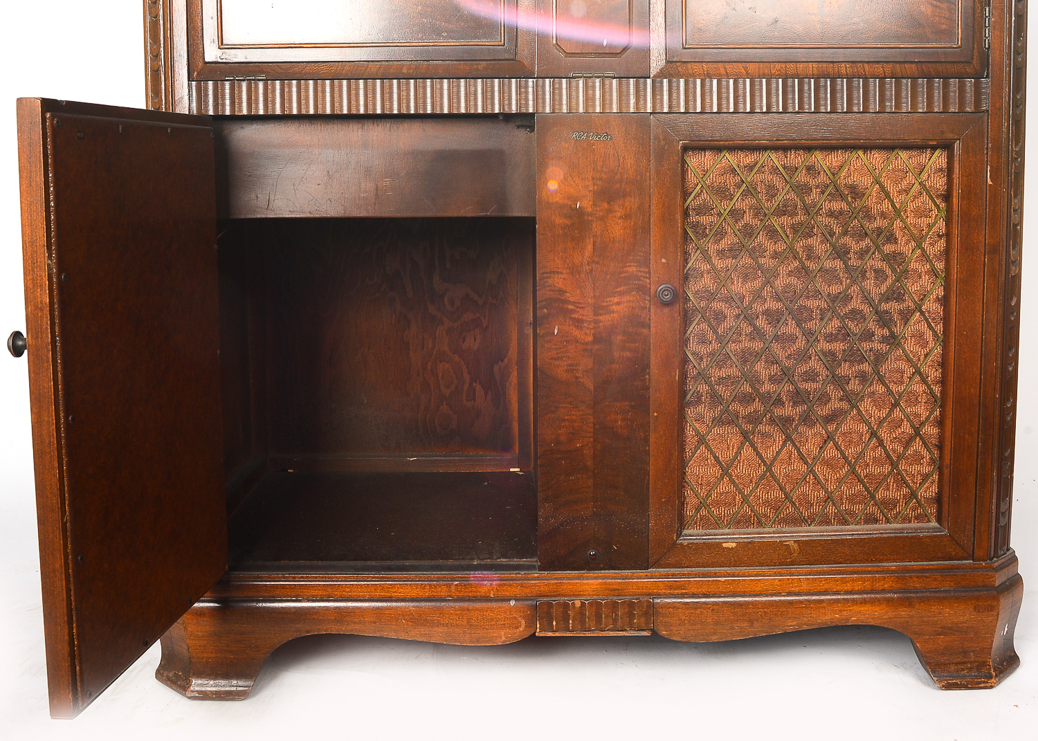 1946 RCA Victor Victrola Stereo Cabinet | EBTH