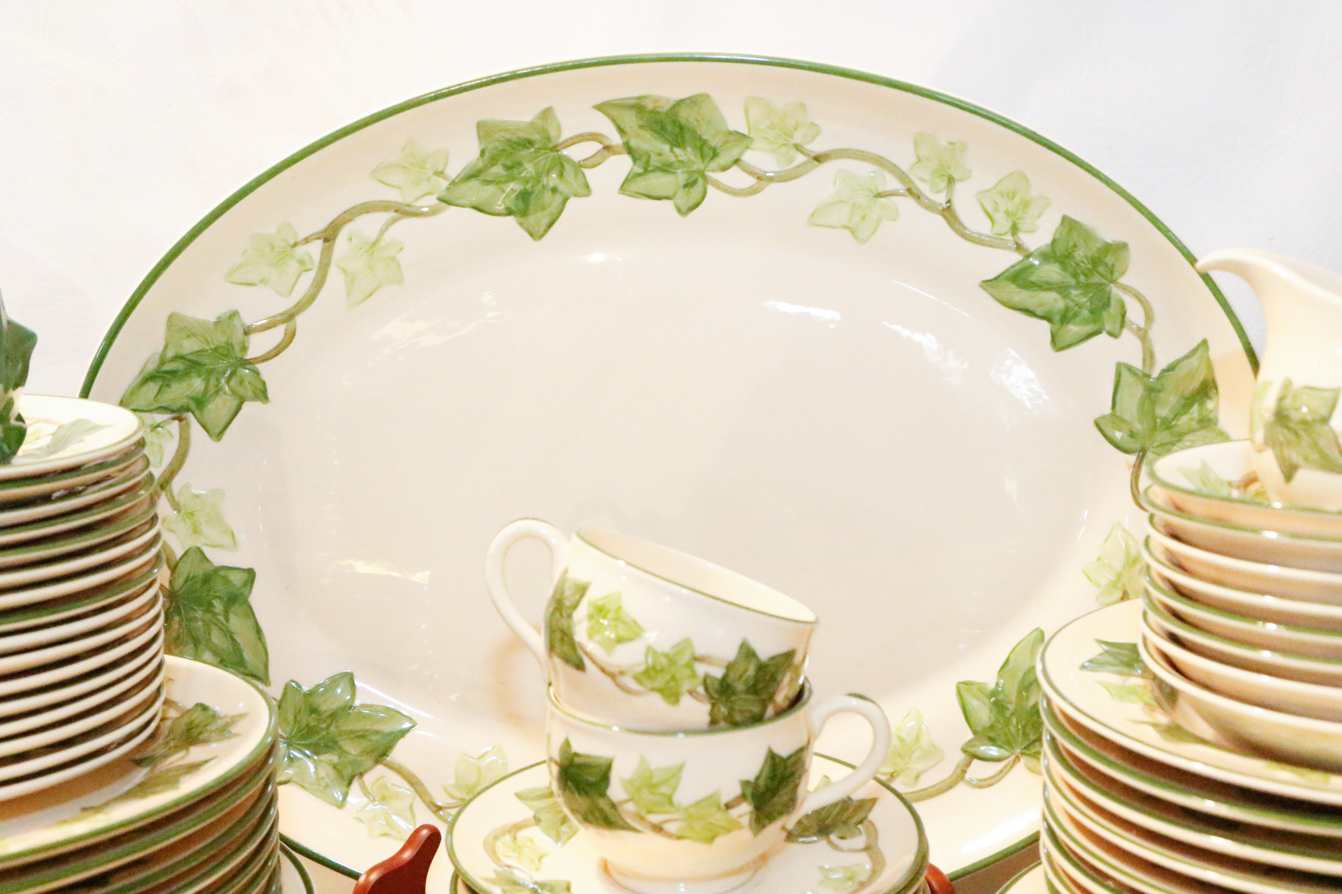 Franciscan "Ivy" Pattern Dinnerware | EBTH